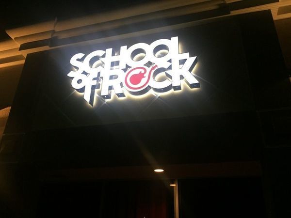 Boca Raton, FL - 5 Benefits of lighted Channel Letters Signs for your ...