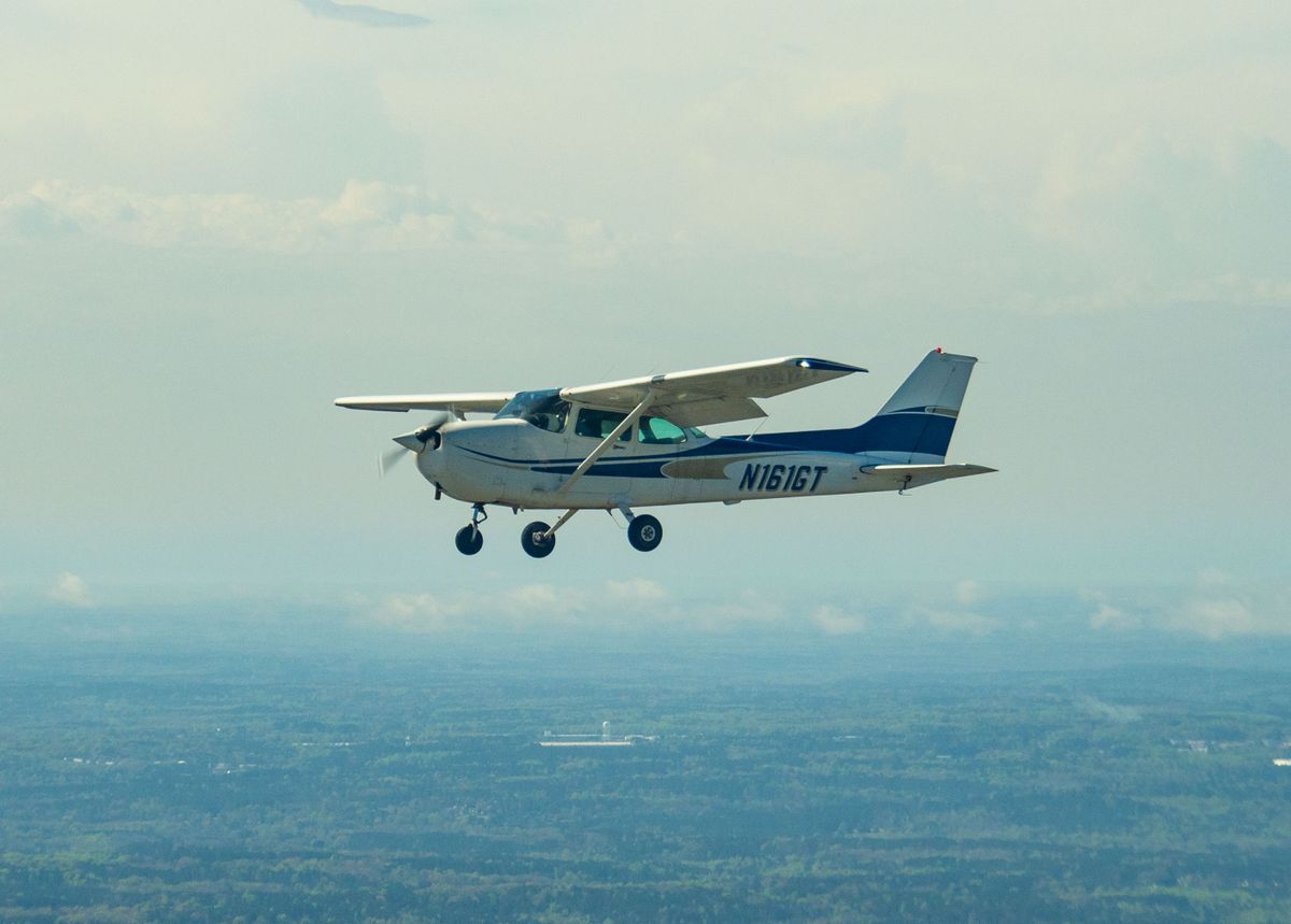 Contact : Yellow Jacket Flying Club