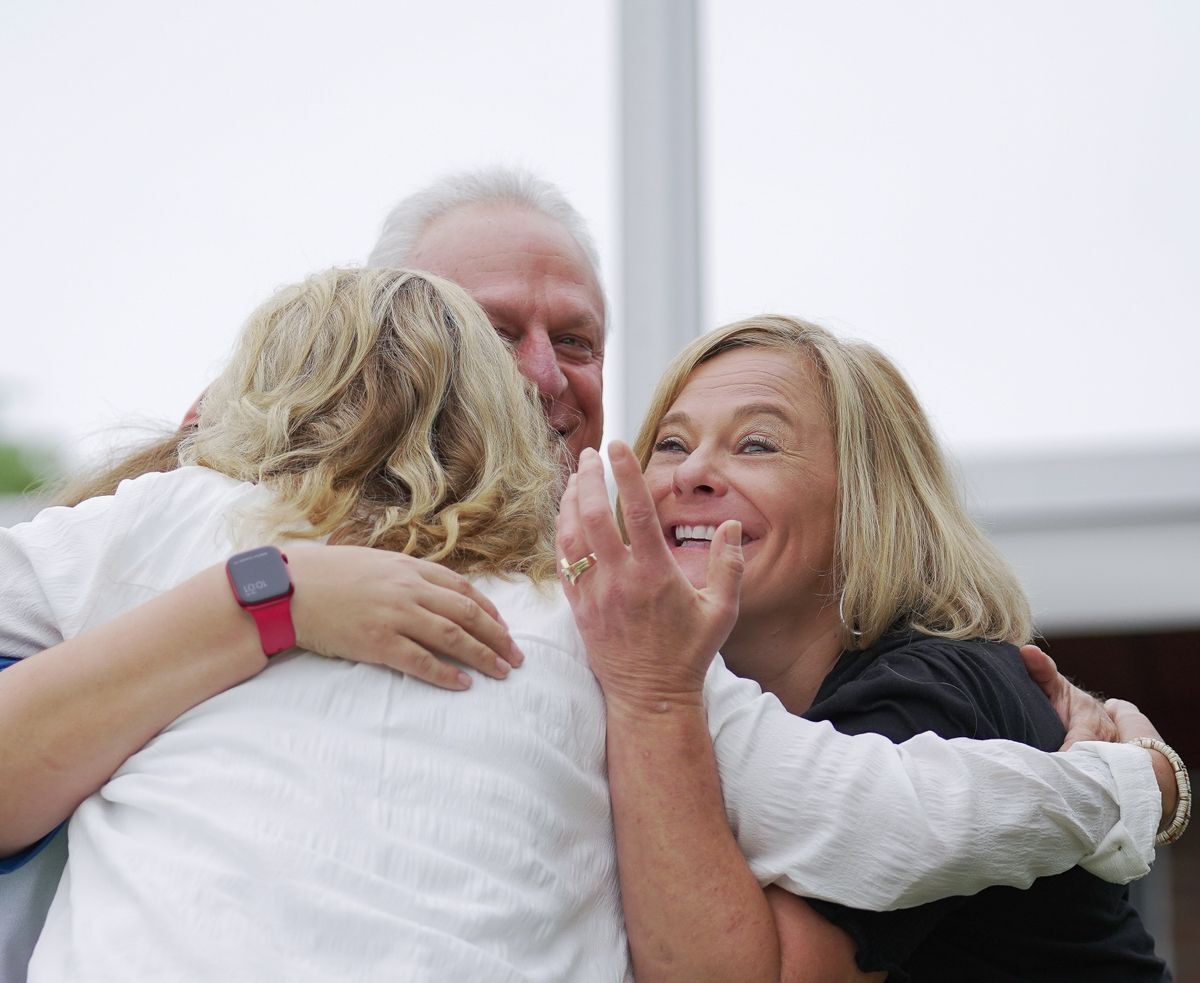 Who We Are : About Us : Crossmark Graphics Inc.