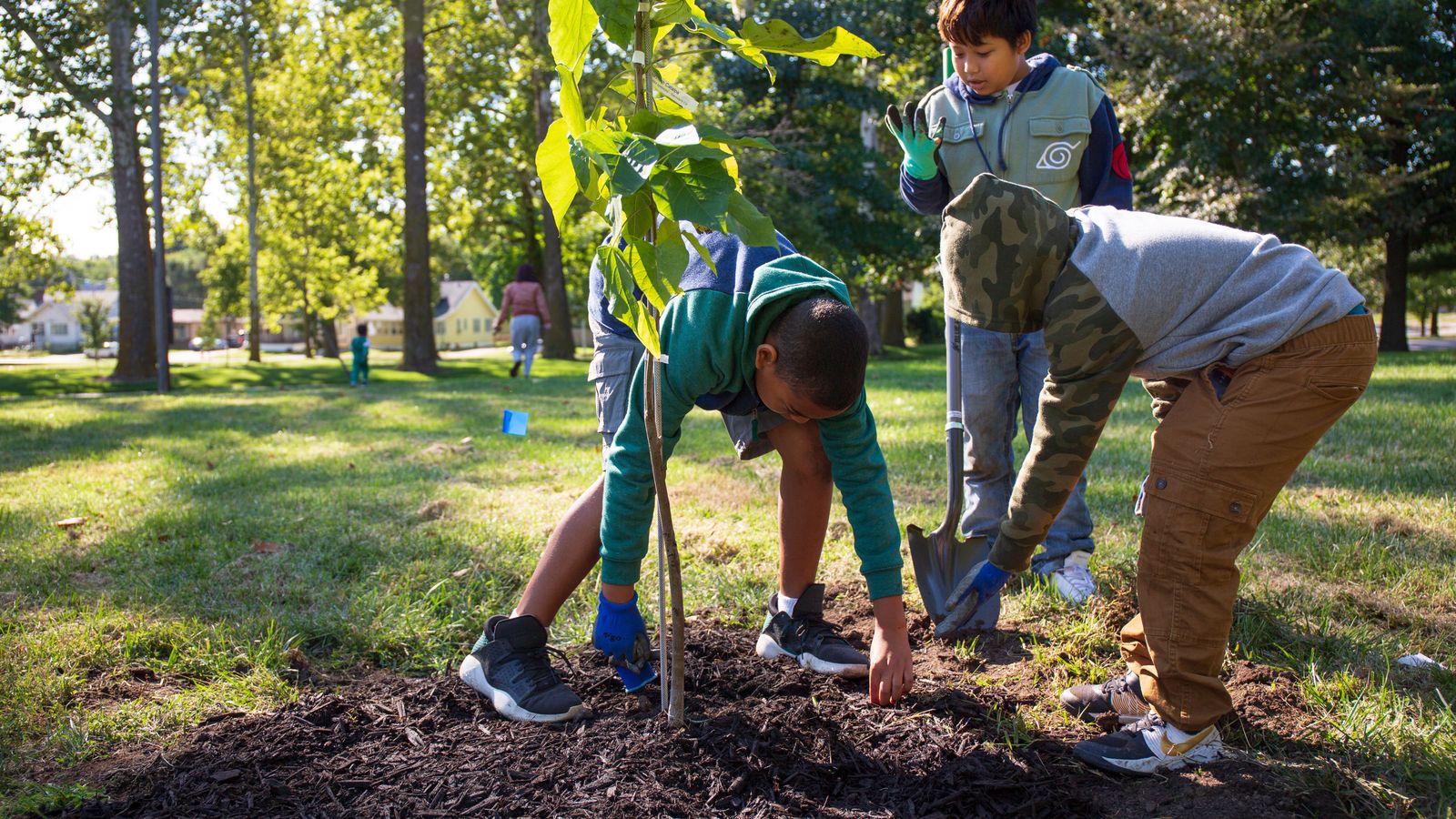 Arbor Day Tree Planting | Keep Omaha Beautiful, Inc. | Omaha, NE