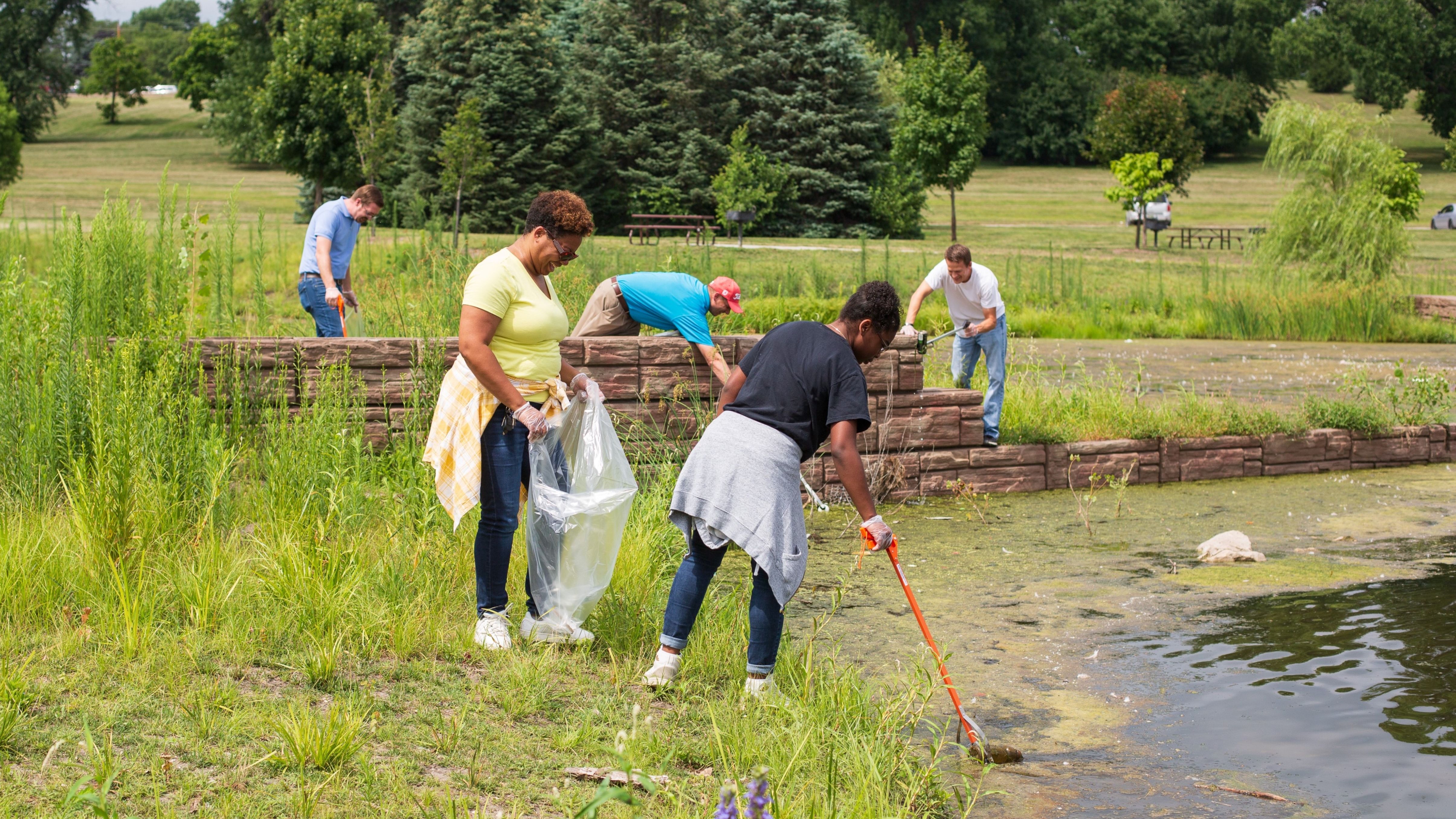 Riverfront Community Cleanup | Keep Omaha Beautiful, Inc. | Omaha, NE