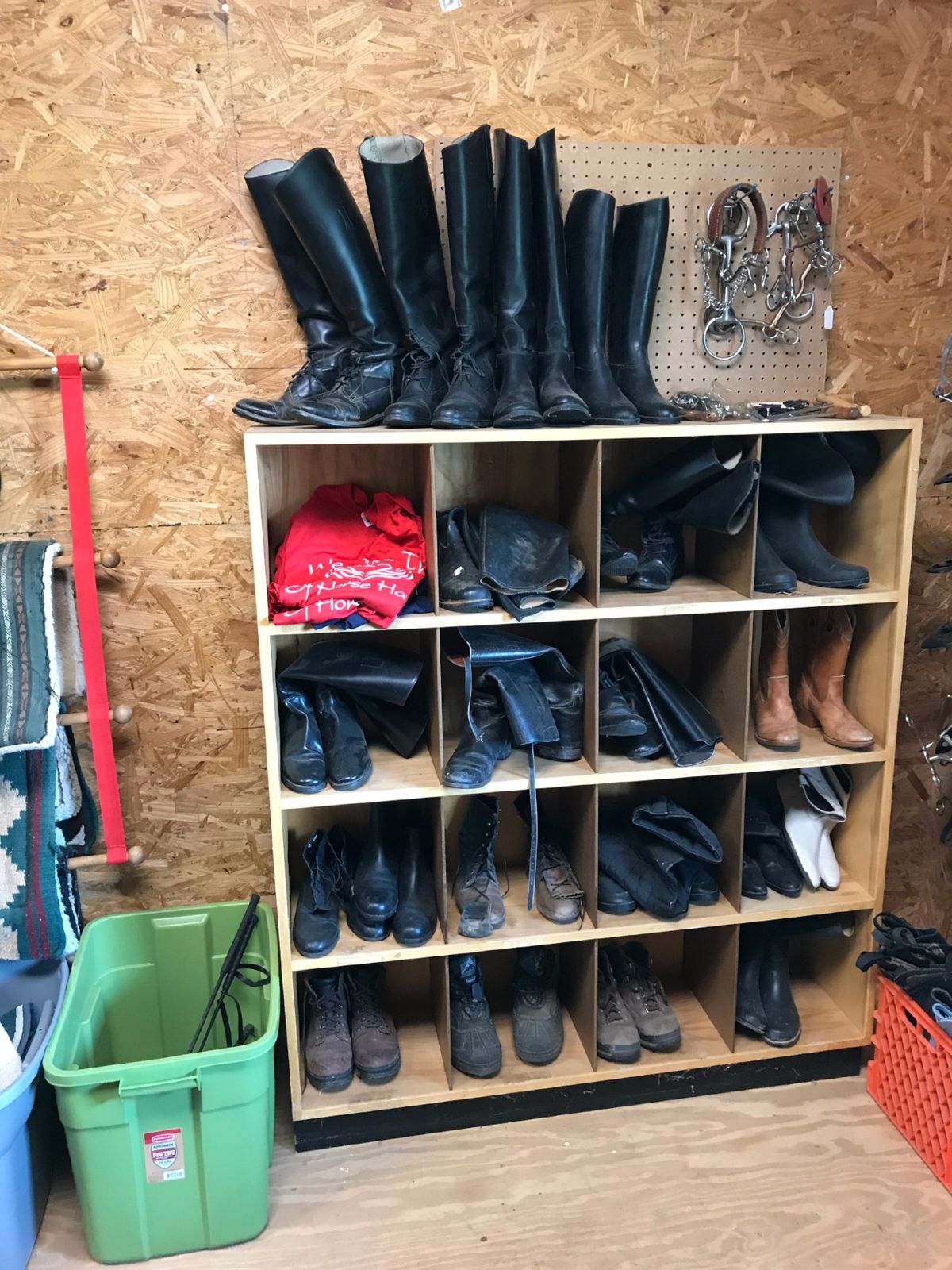 Horse Haven of Tennessee : How To Help : Tack Shack