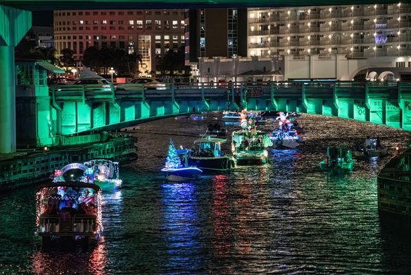 Holiday Lighted Boat Parade : Events : Friends of the Riverwalk