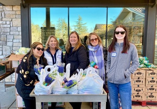 Volunteering with FISH : Volunteer : Friends In Sonoma Helping (FISH)